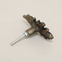 Rustic Oak Leaf Drawer Knob – Windsor Browne